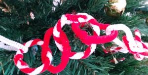 Candy Cane Pipe Cleaner Garland - Craftulate
